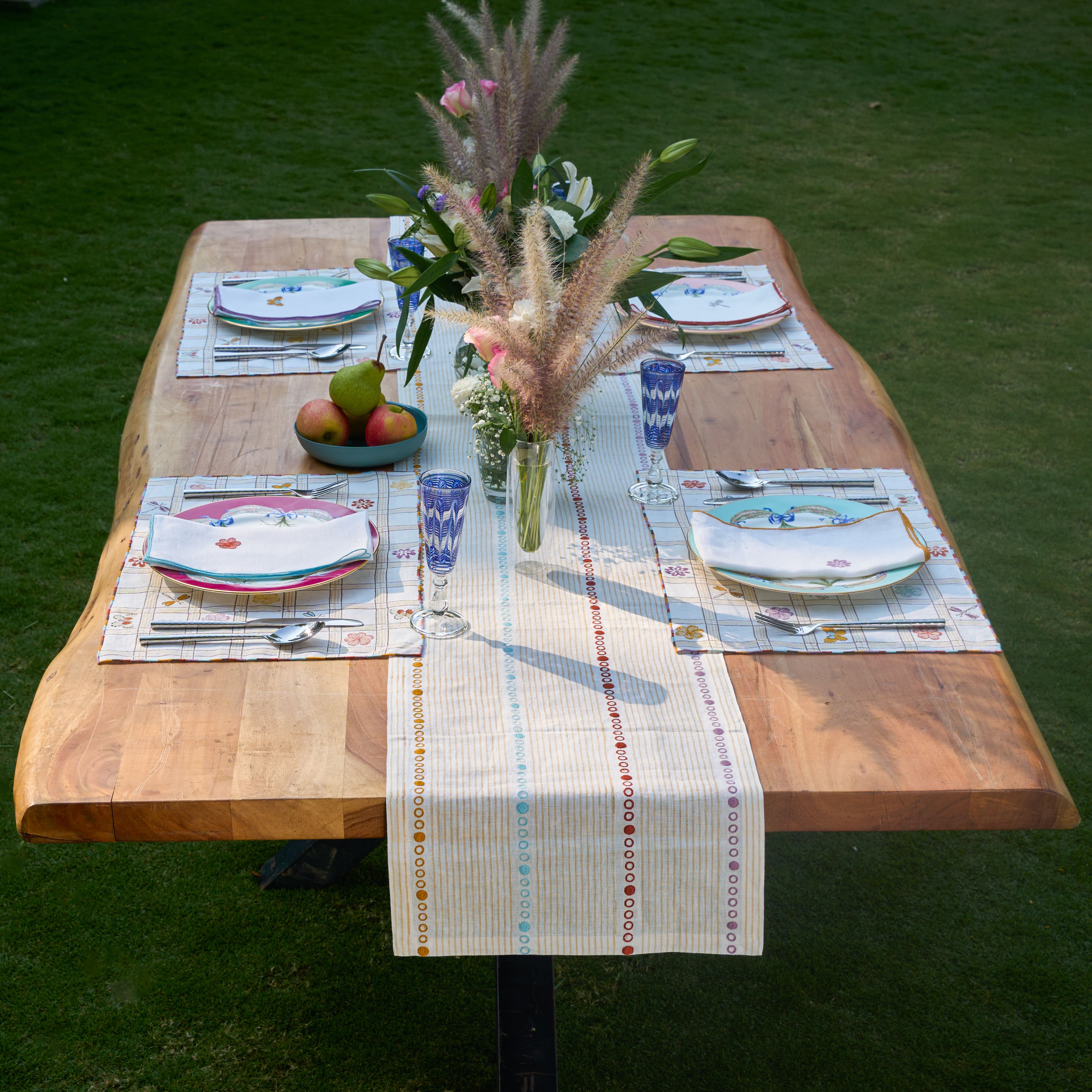 Table Runners – Neem Crafts